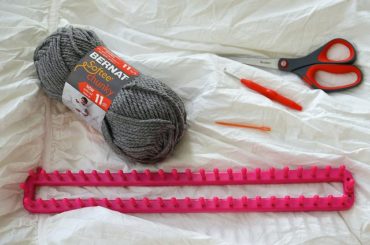 The Most Amazing Tutorial: How To Use A Knitting Loom To Make An ...
