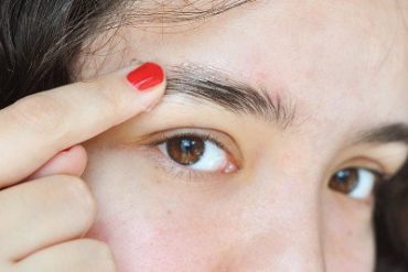 10 Unusual But Totally Genius Uses For Ordinary Lip Balm - ALL FOR ...