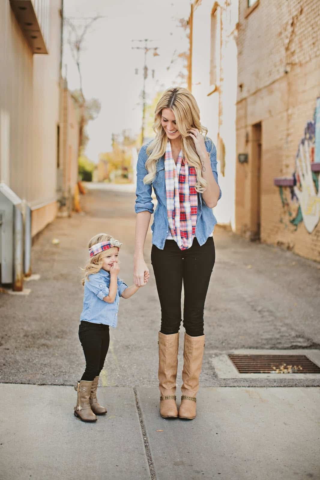 Stunning Mother And Daughter Matching Outfits That Are Perfect For ...