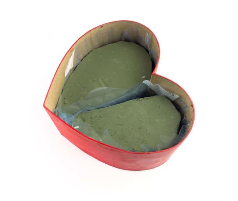 Ten Step By Step DIY Roses Bouquet In A Heart Shaped Box Tutorial For ...