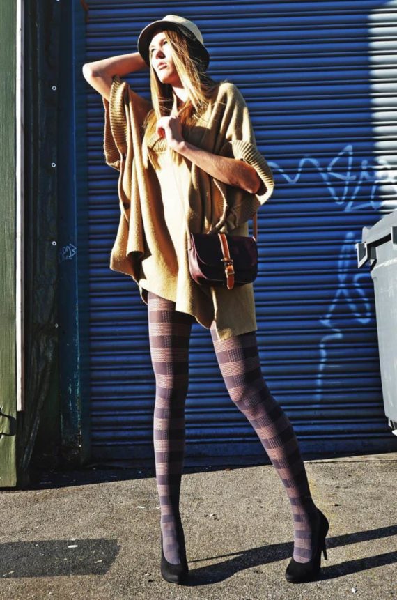 Pretty Fall Outfits With Patterned Tights That Will Make You Look Fancy ...