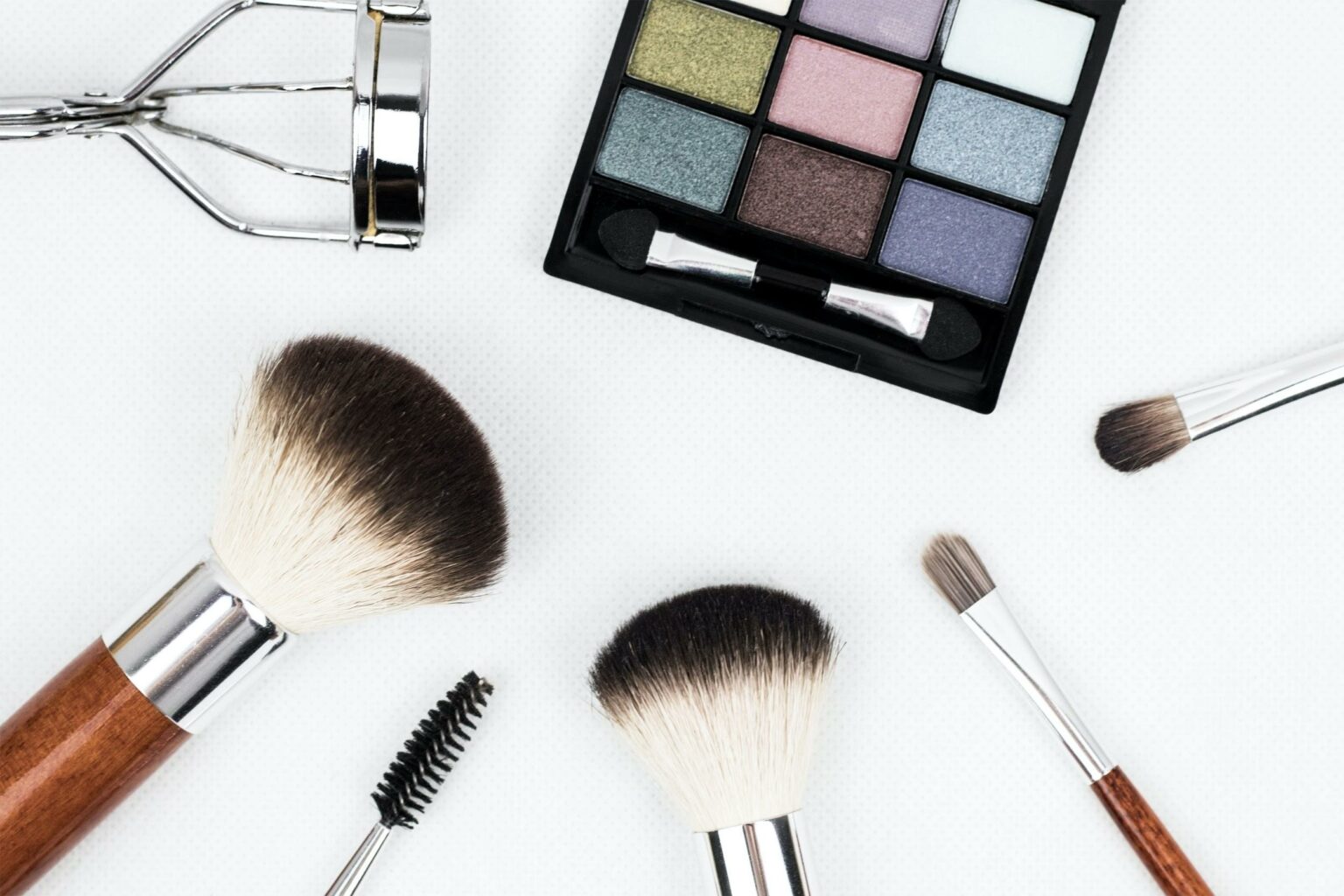 Makeup Essentials and How to Choose Them - ALL FOR FASHION DESIGN